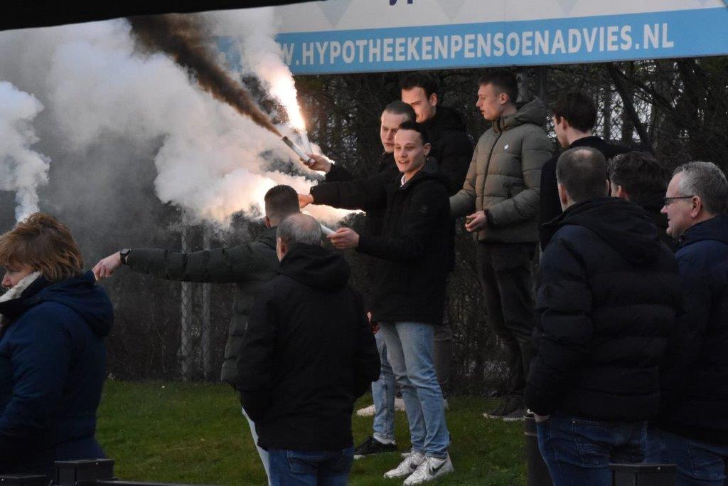 Samen alles geven voor de club! | Voetbalvereniging Naaldwijk